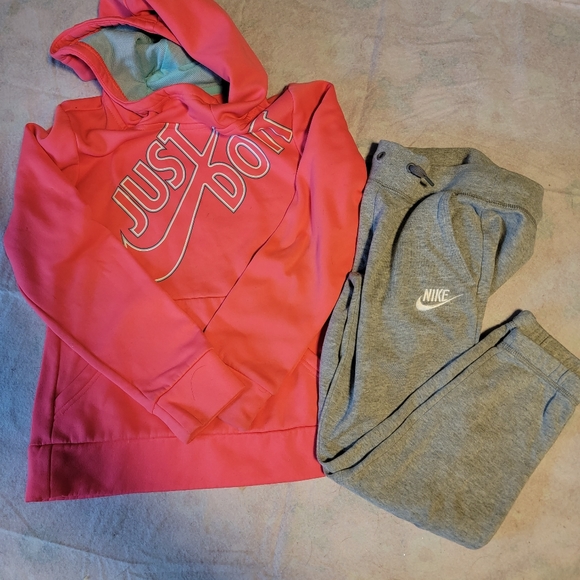 Nike | Matching Sets | Nike Outfit | Poshmark
